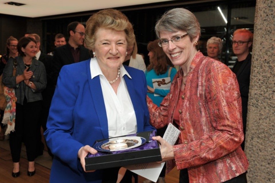 Obituary: Dvora Lewis, 1936-2020 | London Symphony Orchestra